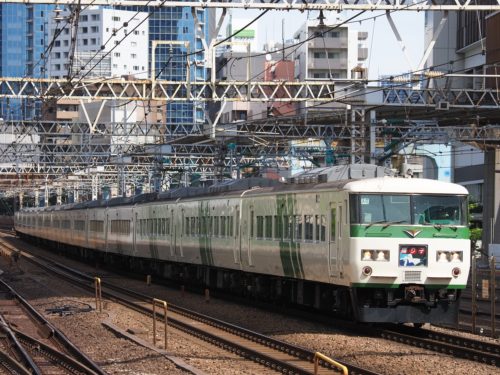 185系踊り子、在来線最長編成特急が行く・RAILRAILRAIL・鉄道写真 | RAILRAILRAIL