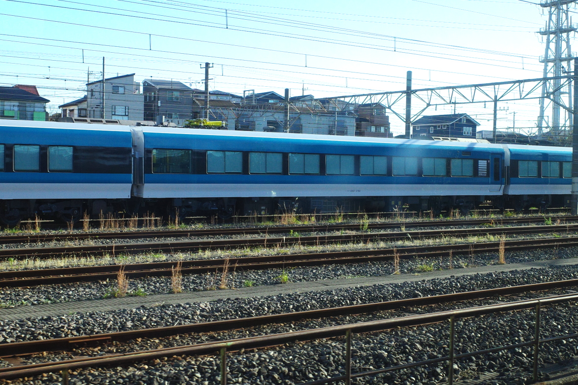 E257系2000番台、幕張にも疎開してます・RAILRAILRAIL・鉄道写真 | RAILRAILRAIL 毎日鉄道写真とともに！
