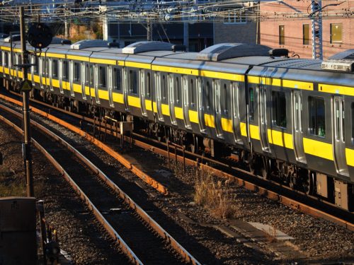 E231系6扉車、まだ頑張ってる！・RAILRAILRAIL・鉄道写真 | RAILRAILRAIL 毎日鉄道写真とともに！