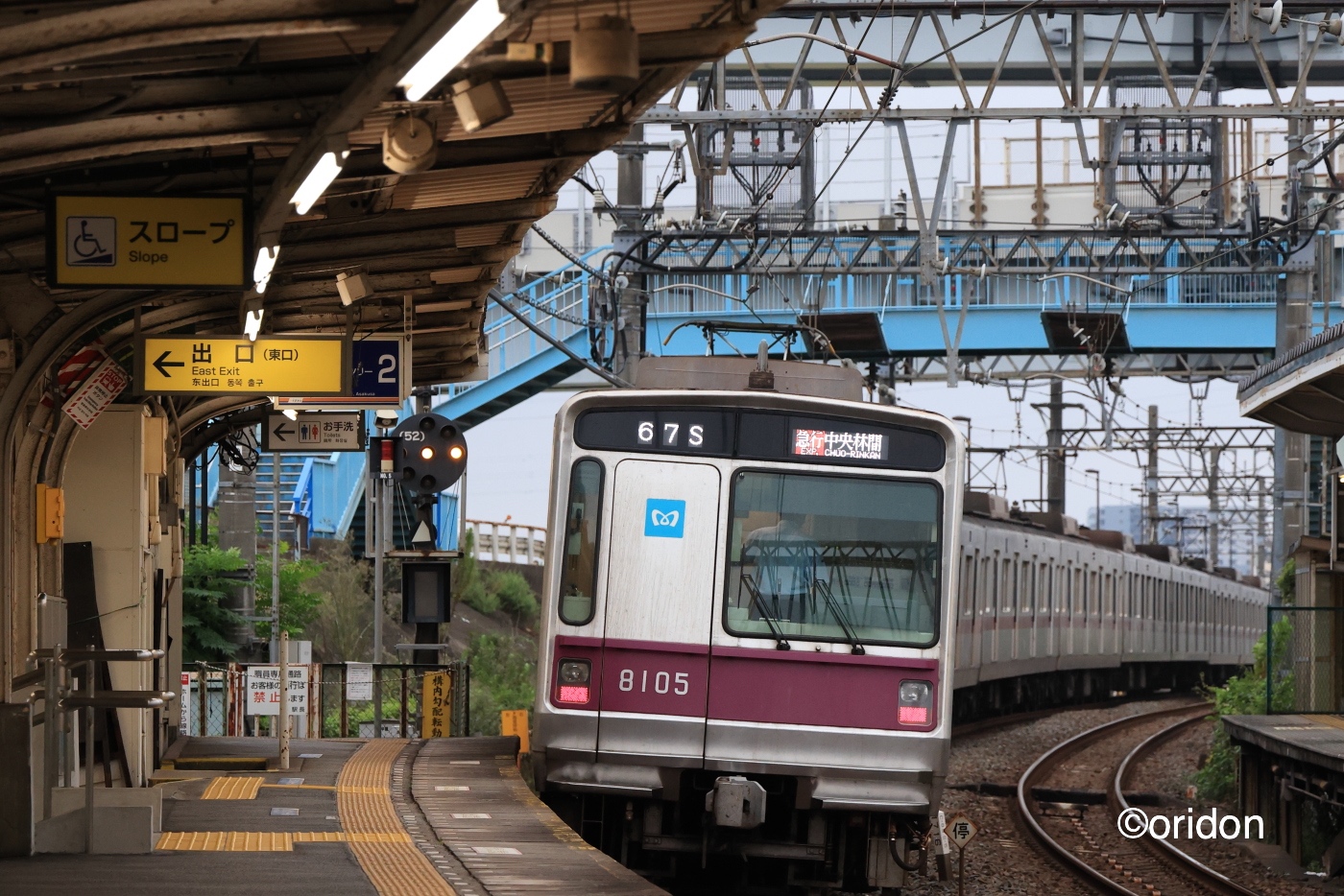 東京メトロ8000系、東武スカイツリーラインを行き交う | RAILRAILRAIL 毎日鉄道写真とともに！
